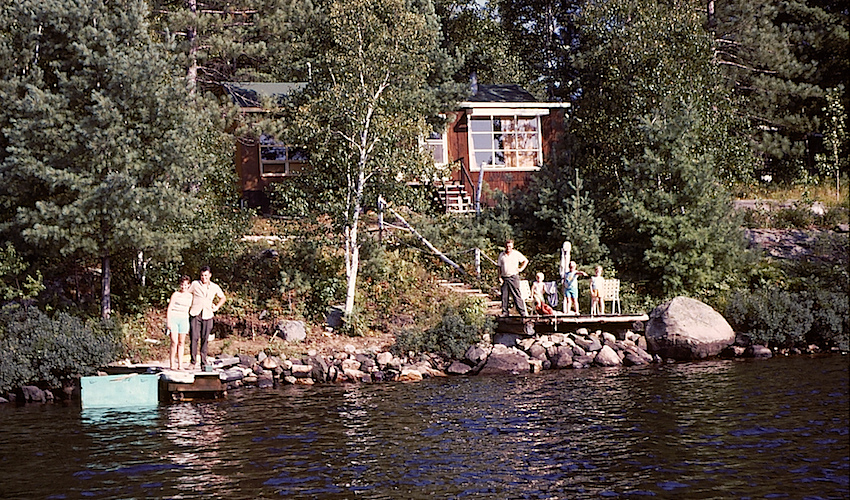 The Iconic Canadian Cottage Experience - Loring Restoule